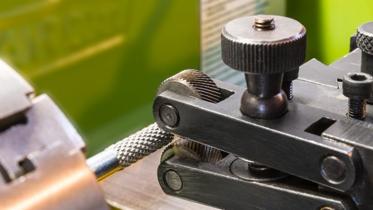 Knurling Explained - What Is it, Methods & Applications | Fractory